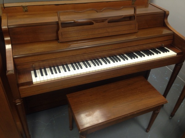 Janssen Spinet Piano