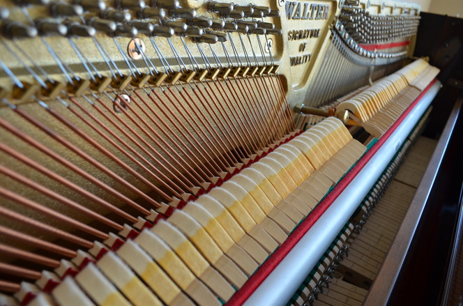 2003 Charles R Walter console piano. STUNNING!