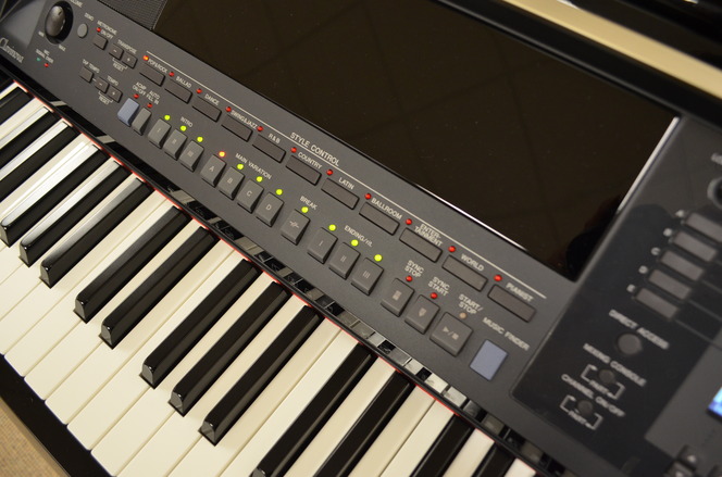 Yamaha CVP-405 Clavinova digital piano