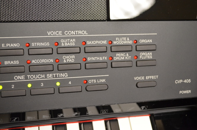 Yamaha CVP-405 Clavinova digital piano