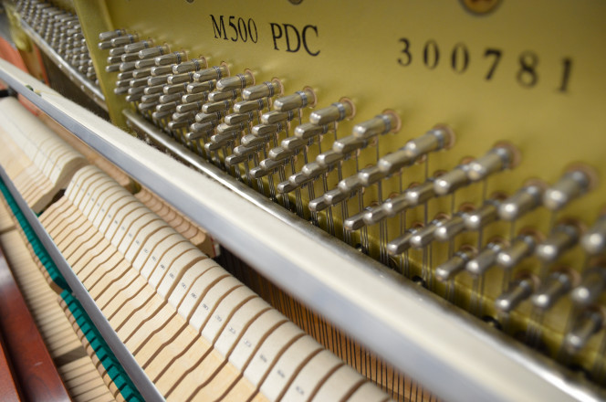 2004 Yamaha M500 Parisian console piano