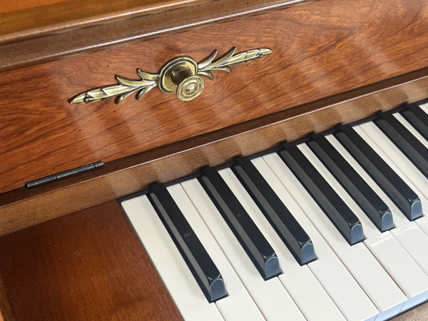 Yamaha M500 Hancock console piano