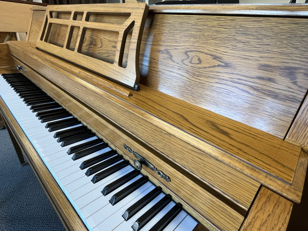 1992 Yamaha M302 oak console piano and bench