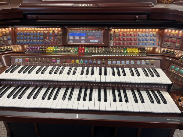 Lowrey A6000 Imperial organ, cherry